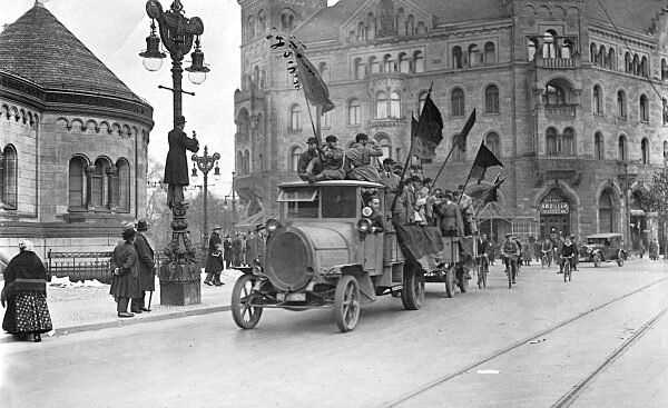 SZ Photo - Reichsbanner Schwarz-Rot-Gold and Iron Front, 1924-1933