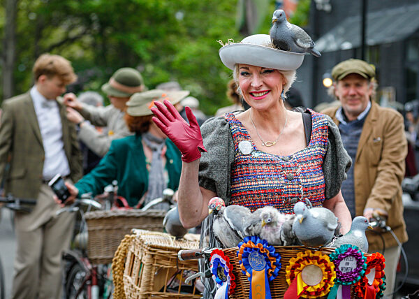 "The Tweed Run" in London